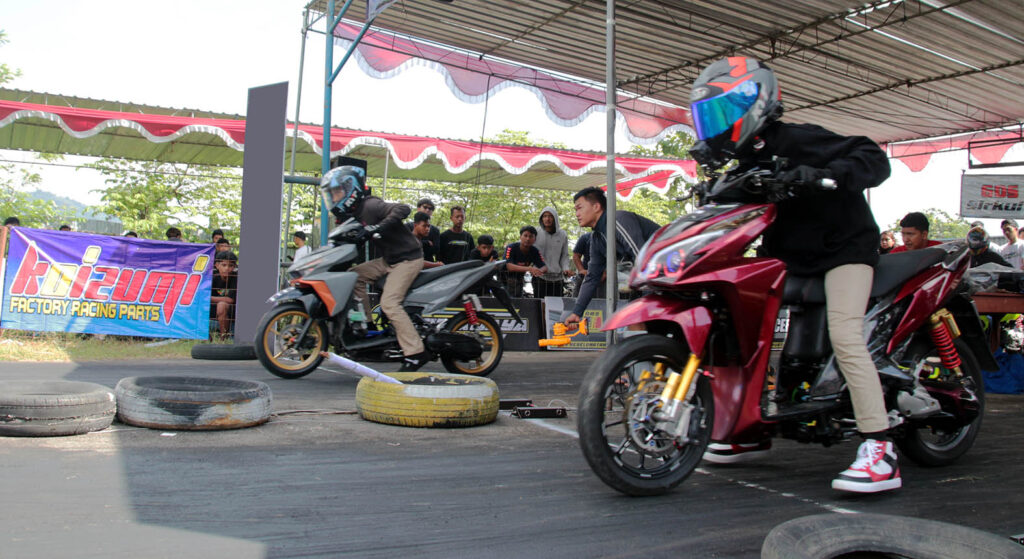 Perkuat Pasar Drag Bike, KOIZUMI dan TRAstar Hadir di Tlogo Rookie Drag Bike 2024 - Otospeed.id ...