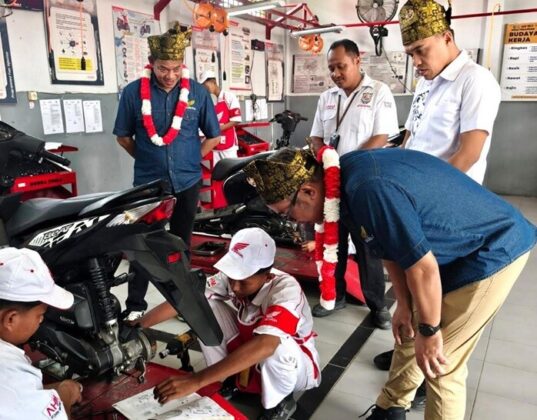 Astra Honda Buka Pos AHASS TEFA di Duri Bengkalis, Siswa SMK Siap ...